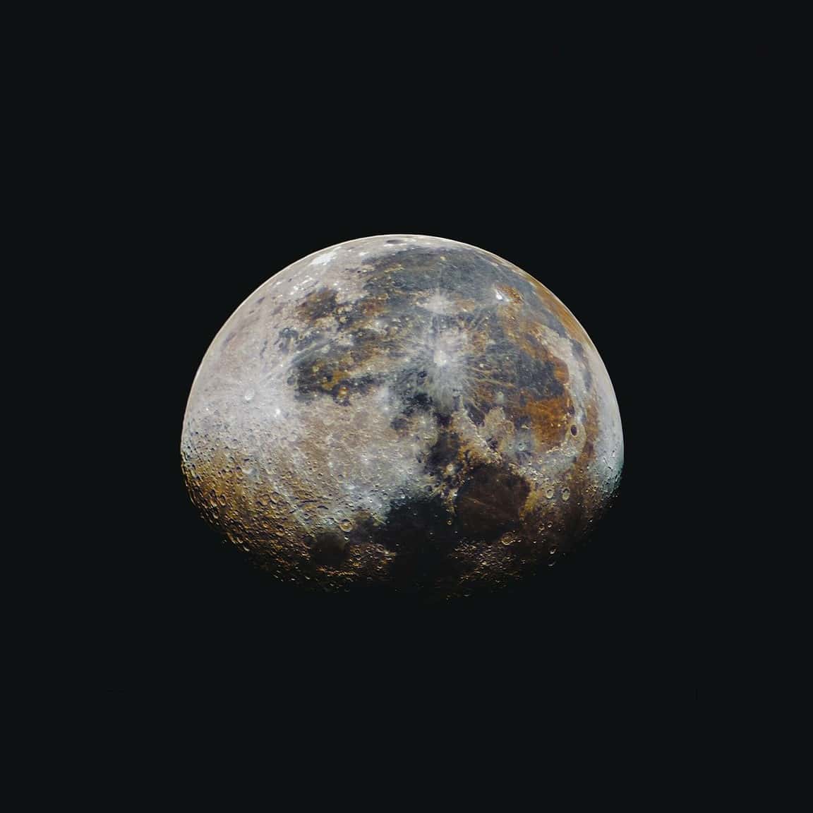 Why Do We See Only One Side Of Moon Always: An Super Read