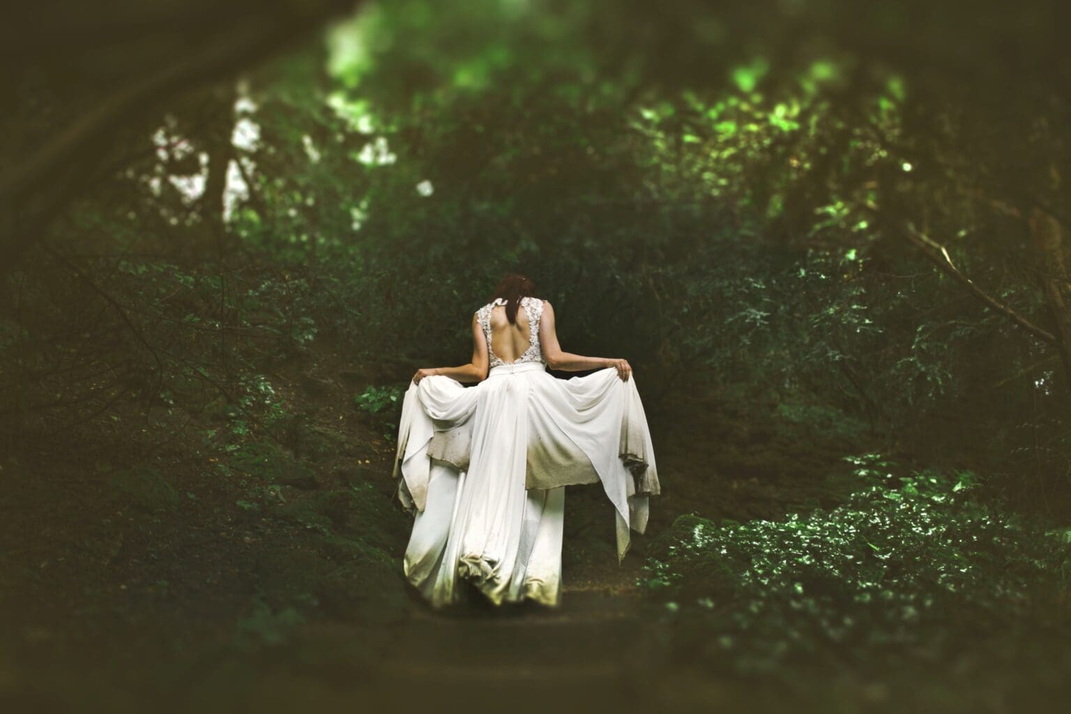 French Folklore: Origins And 3 Frightening Creatures - Icy Tales