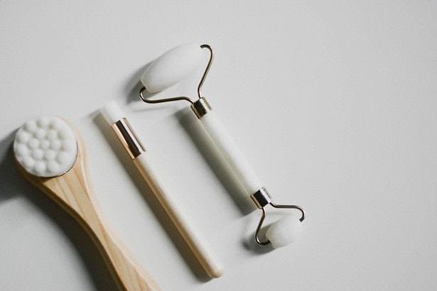 Do Face Rollers Work? Top 5 Beauty Benefits, Myths, And Types Of Face ...