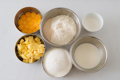 What Are All The Dry Baking Ingredients: 6 Basic Ingredients