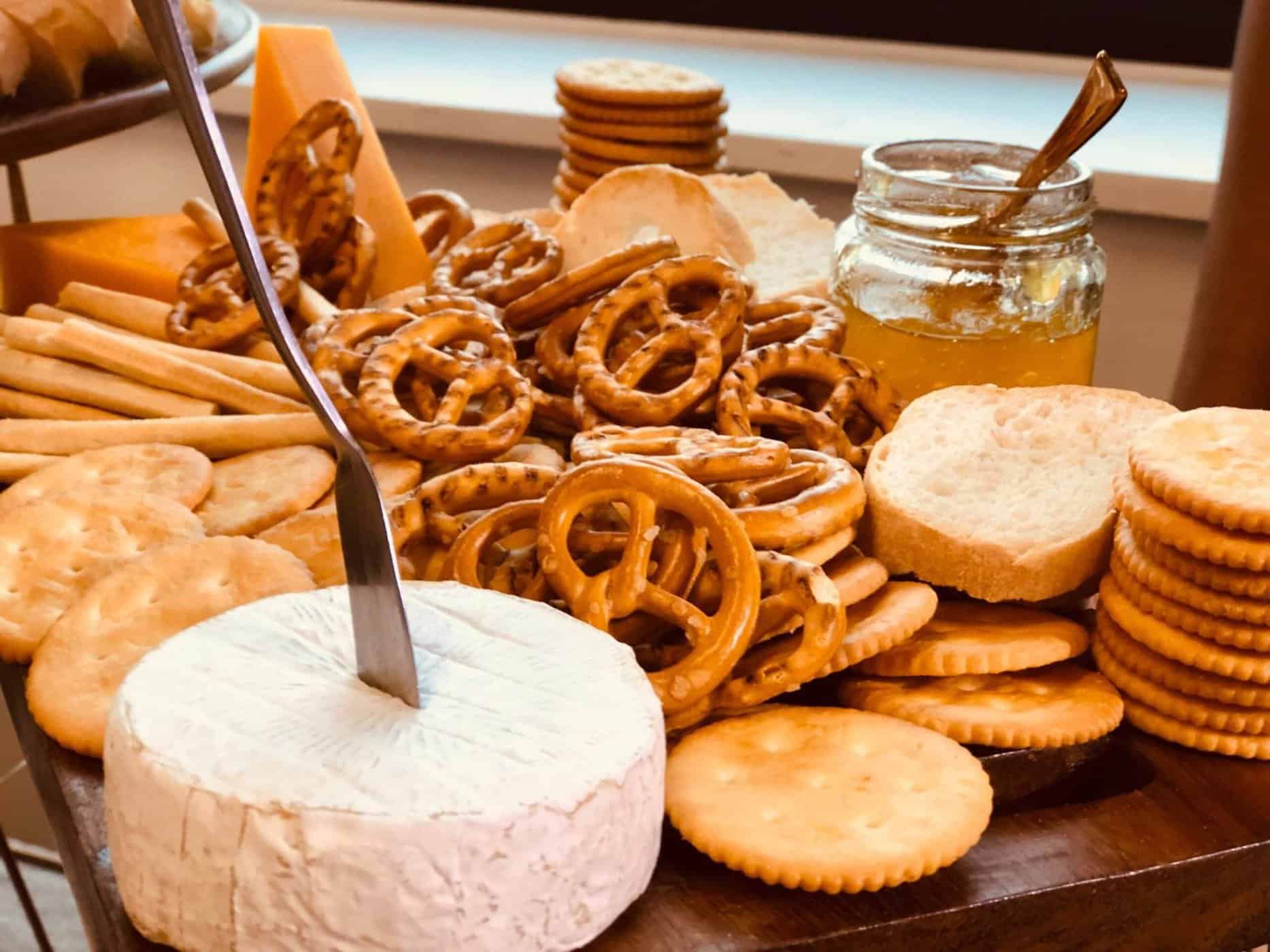 What To Eat With Pretzels: Unique And Delicious Combinations