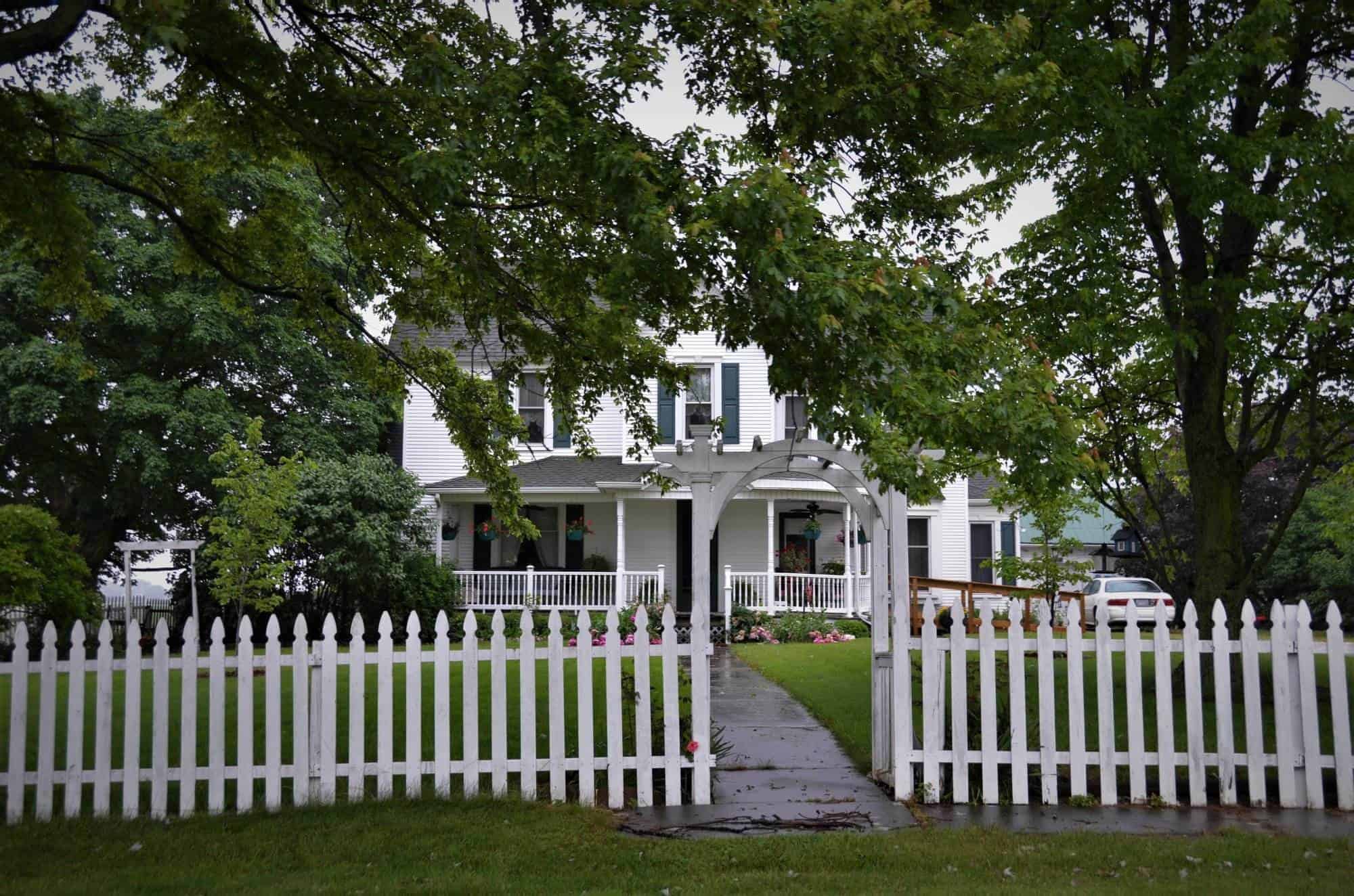 How To Build A Picket Fence