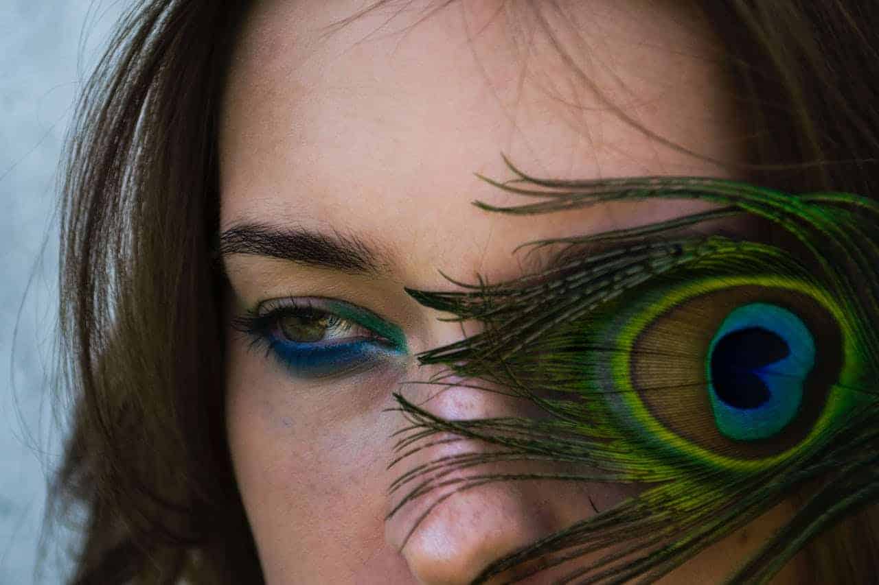 Best Eye Makeup Colors For Amber Eyes